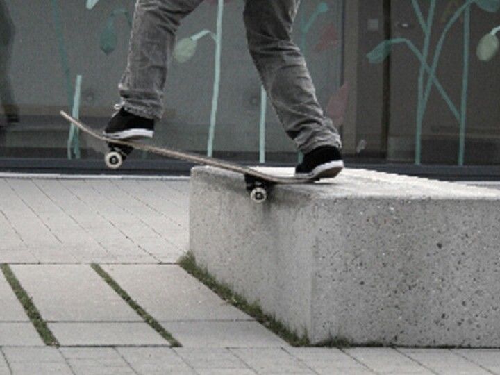 Trick-Tipp: Backside Tailslide to Fakie mit Fabi Surber