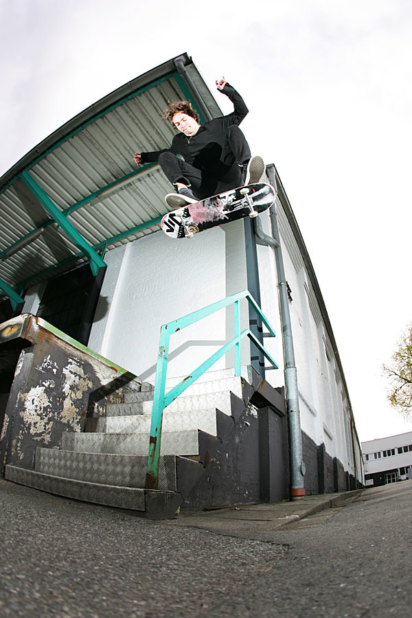 S.K.A.T.E.B.O.A.R.D.I.N.G. Nizan Kasper